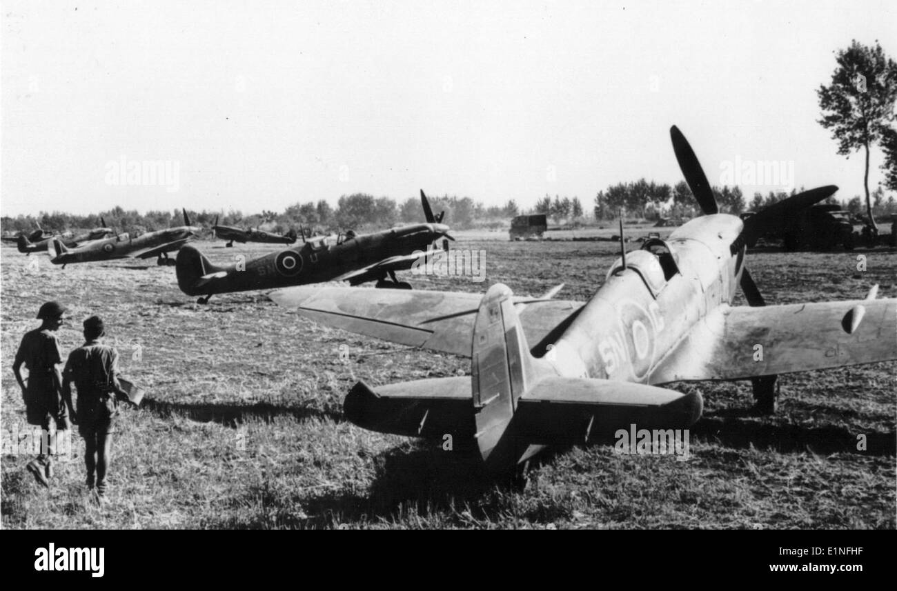 The Supermarine Spitfire Mk.Vb, SN-U, served with 243 Squadron of the ...