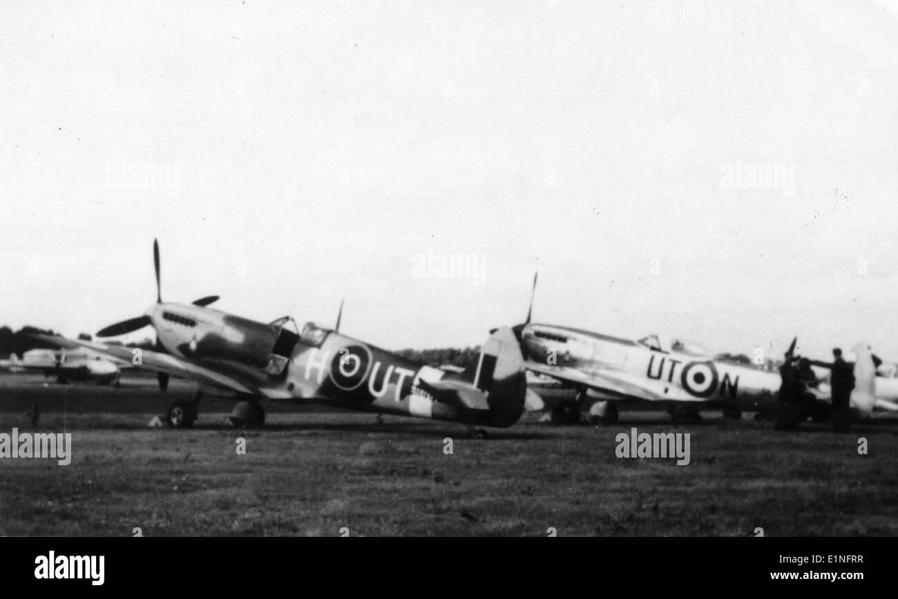 Supermarine Spitfire Mk.XVI, SM406, 17 Sqd Stock Photo - Alamy