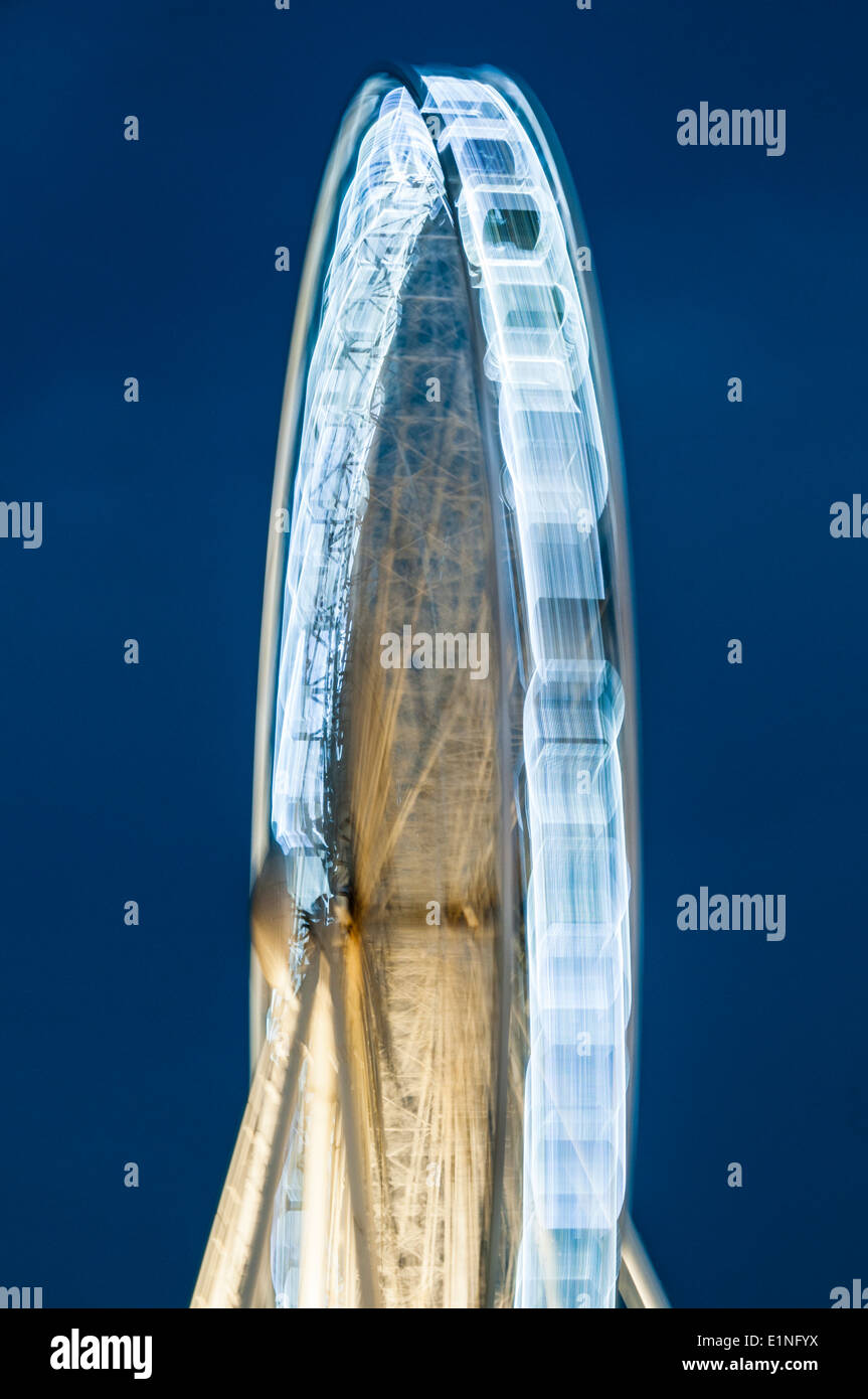 Moving ferris wheel hi-res stock photography and images - Alamy