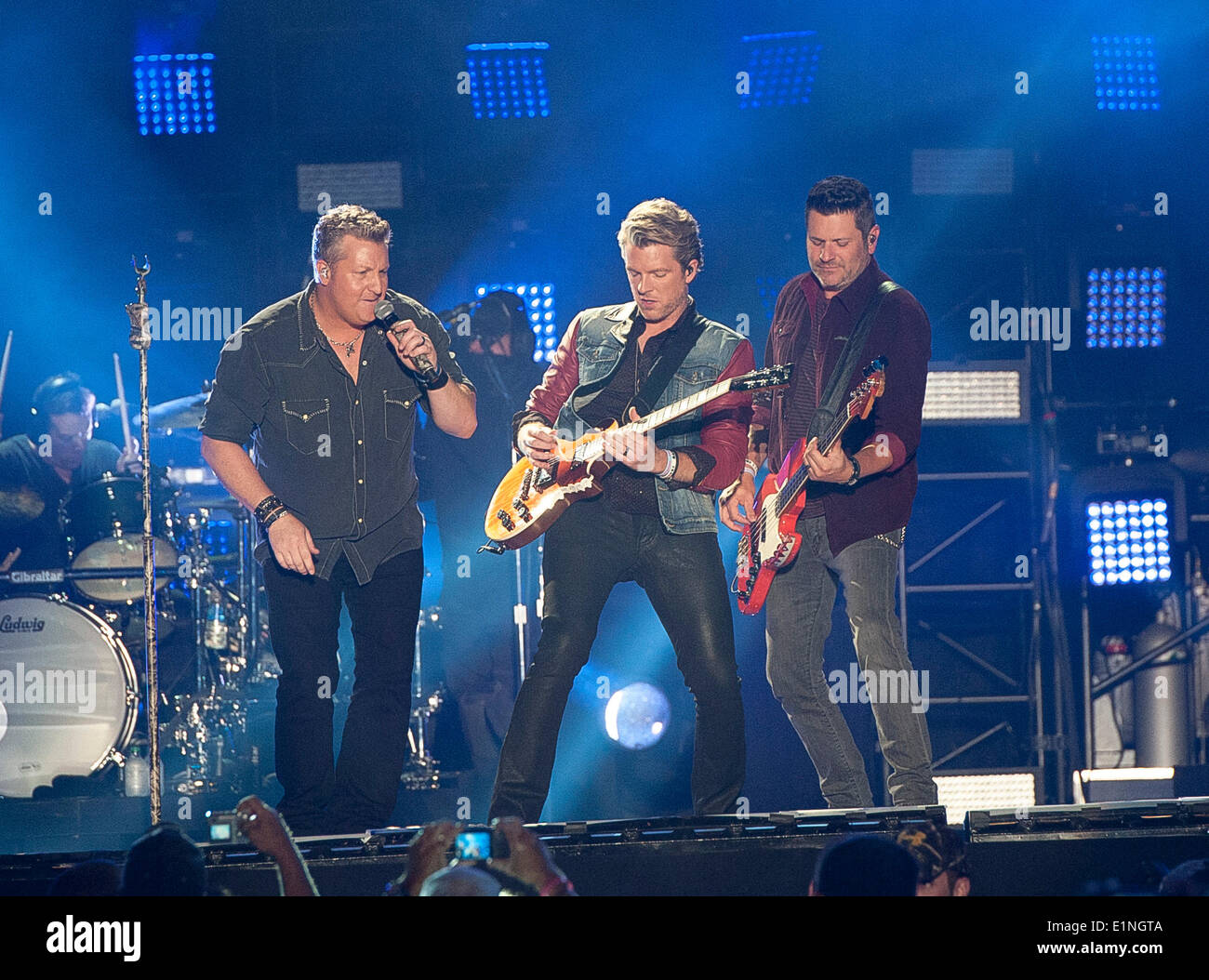 Music artist rascal flatts hi-res stock photography and images - Alamy