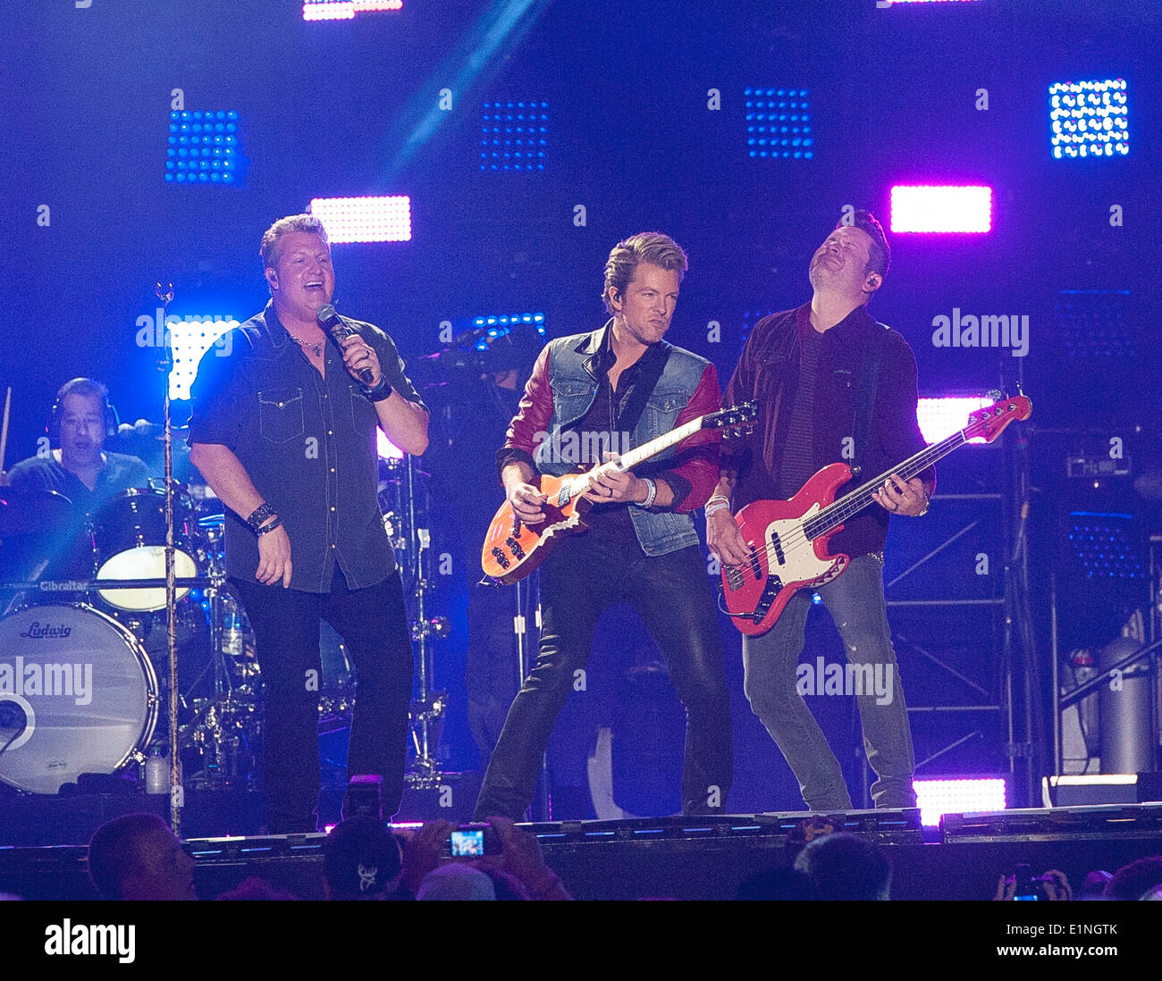Music artist rascal flatts hi-res stock photography and images - Alamy