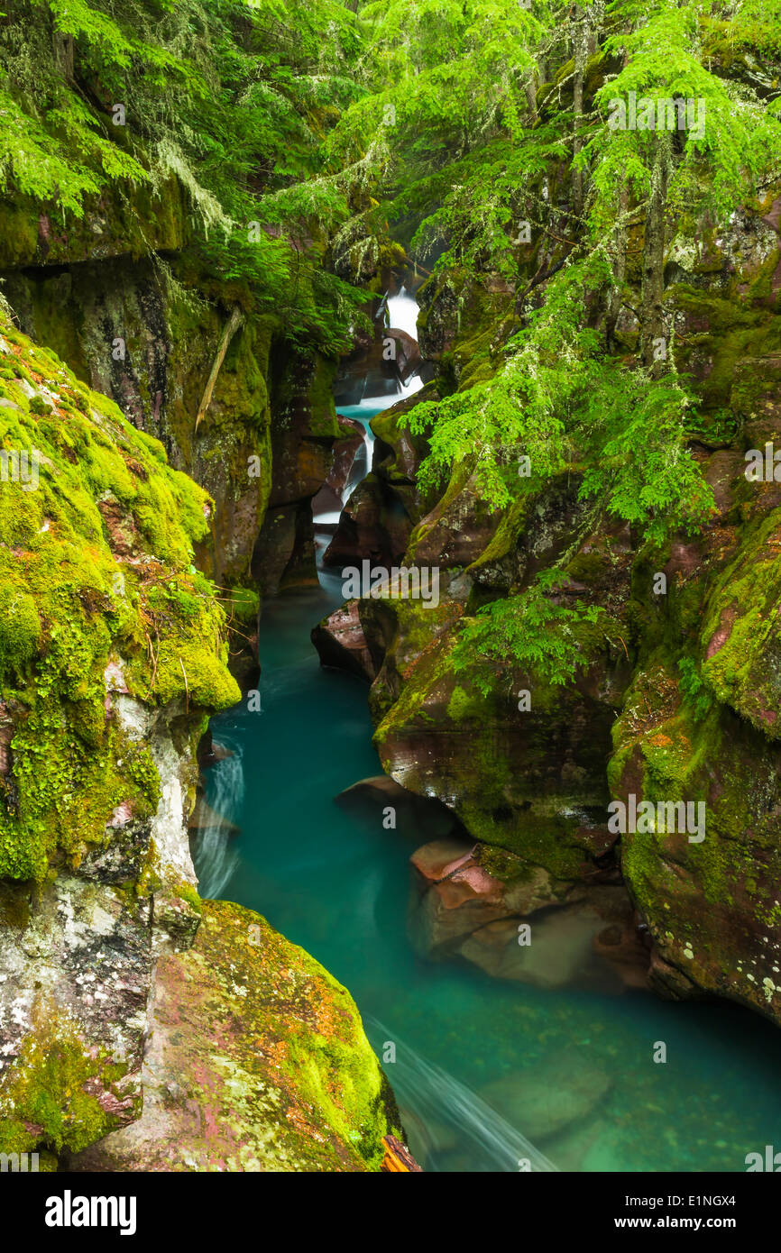 Glacier avalanche gorge hi-res stock photography and images - Alamy