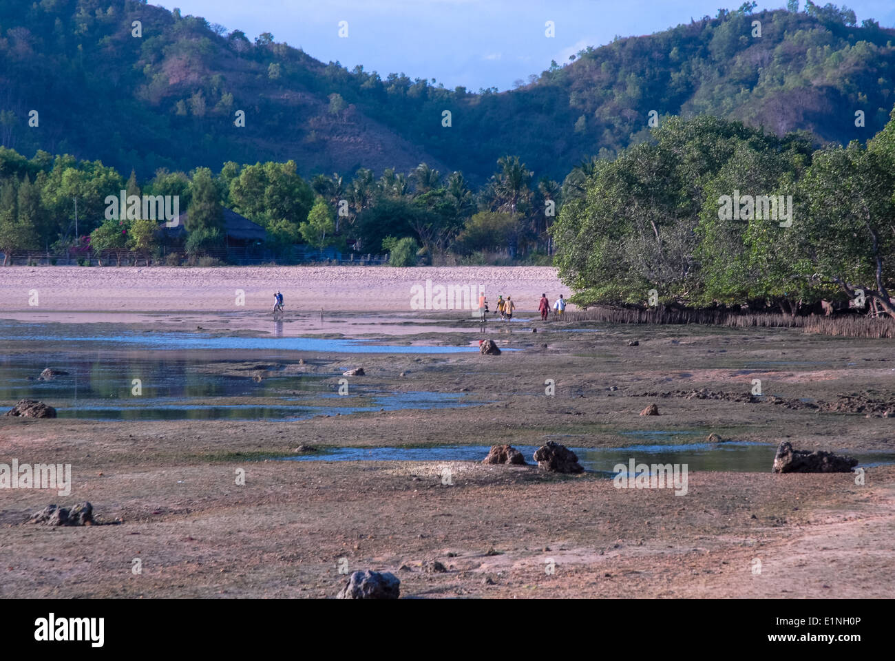Indonesia beach hi-res stock photography and images - Alamy