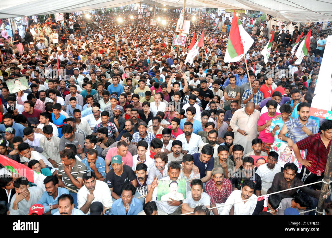 Karachi. 7th June, 2014. Supporters of the Muttahida Qaumi Movement ...