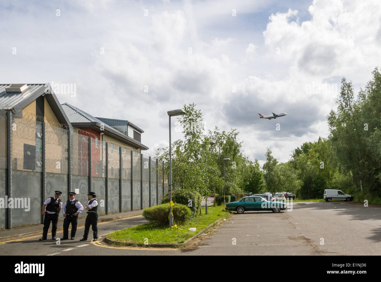 Harmondsworth centre asylum seekers hi-res stock photography and images ...