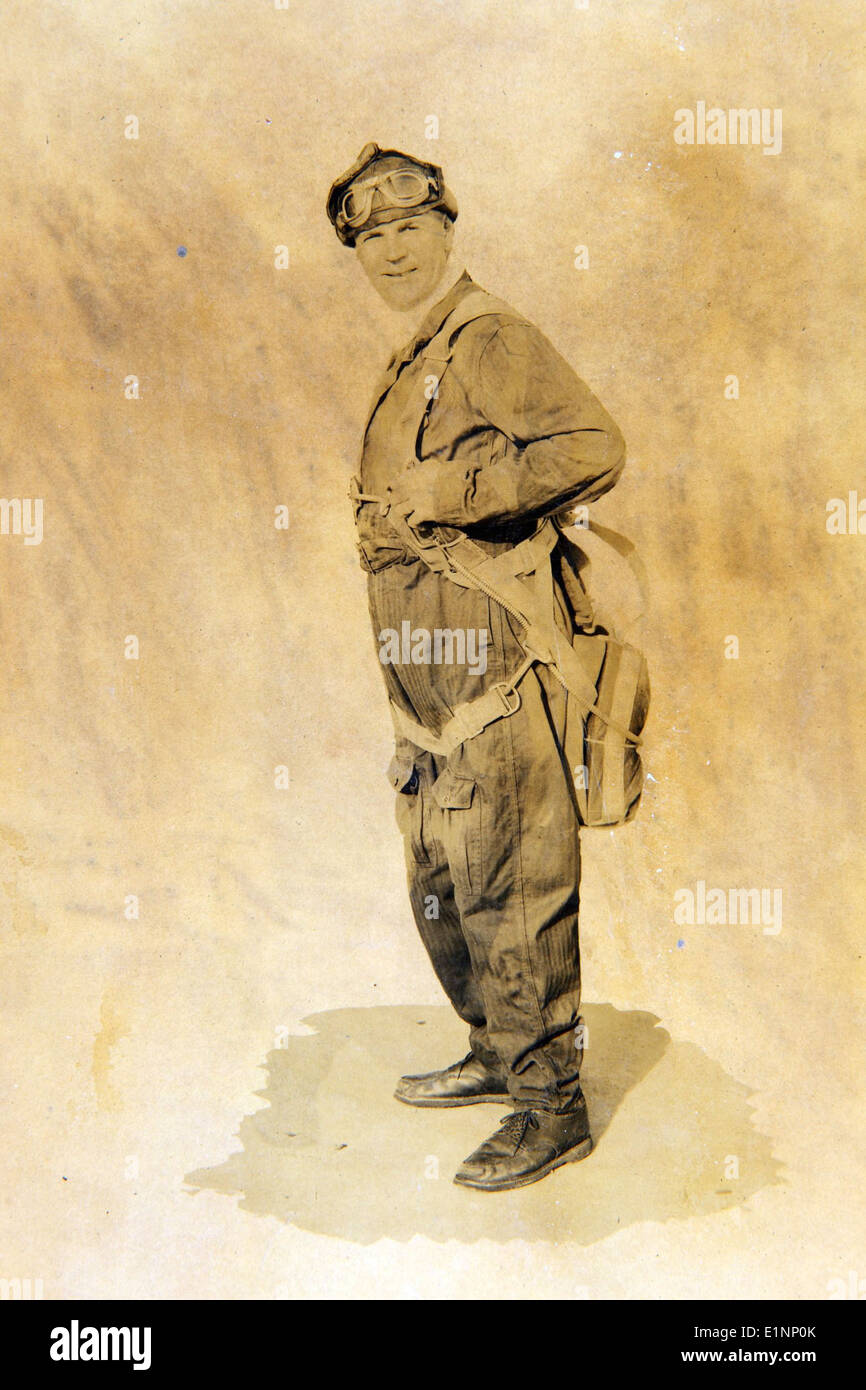 This photograph from the Colonel L.C. Hurd Special Collection shows key ...