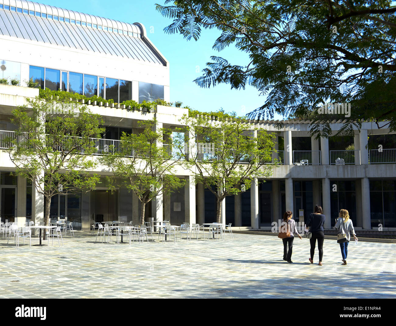 Los Angeles, California, USA. 4th May, 2014. An interior courtyard at ...