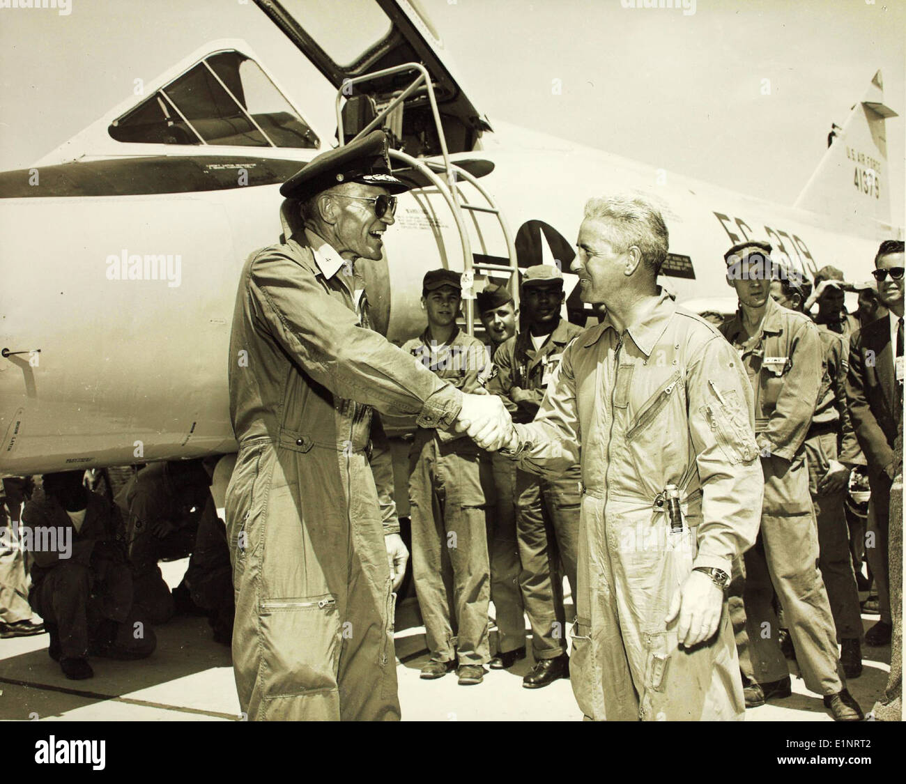 Bendix aviation hi-res stock photography and images - Alamy