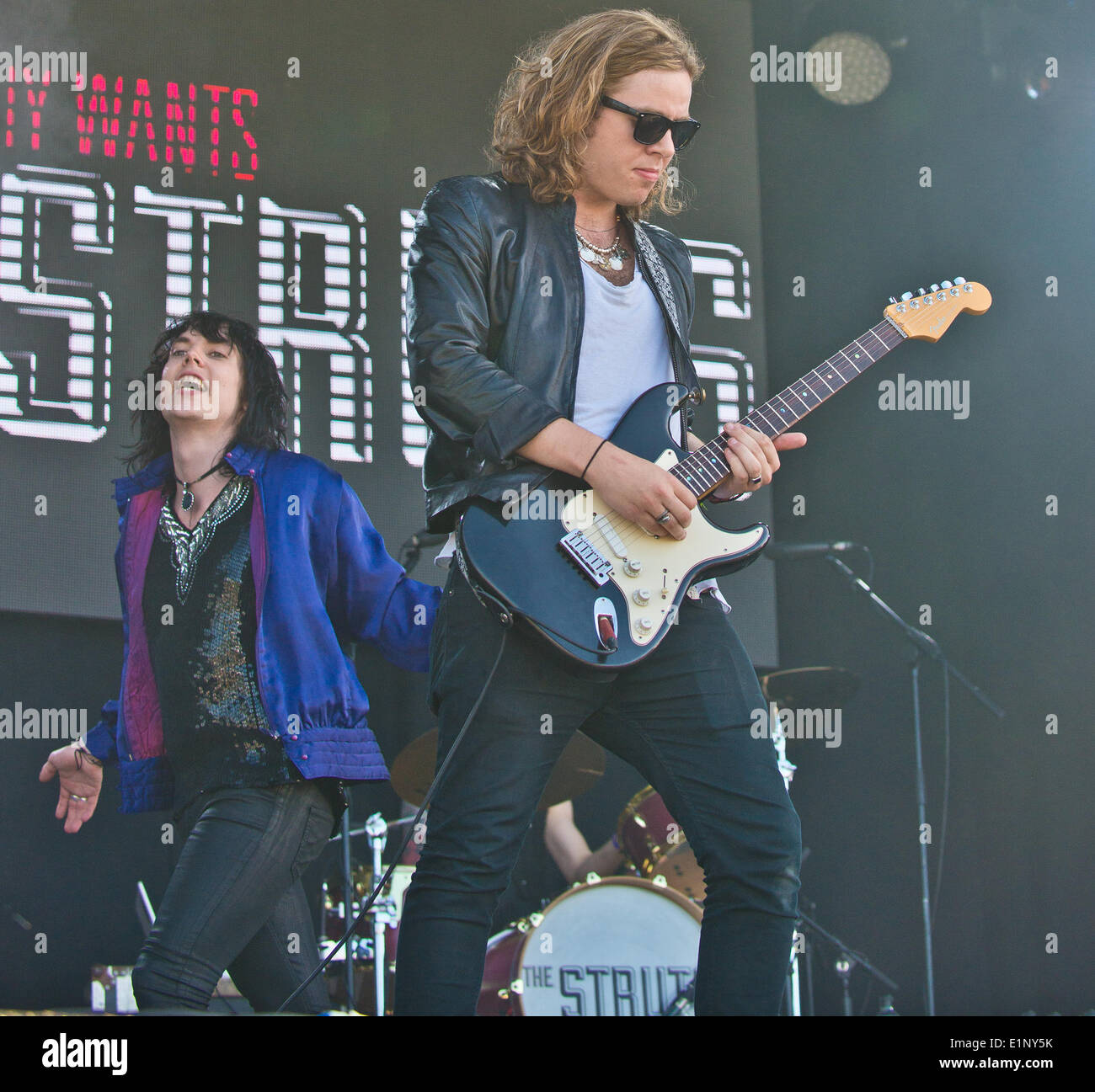 Struts hi-res stock photography and images - Alamy