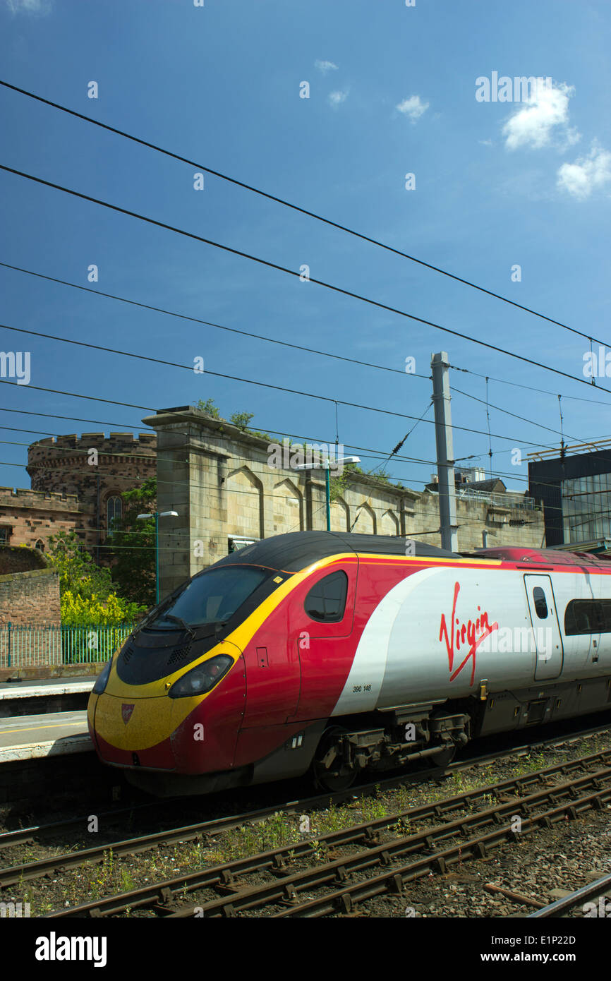 Pendolino pantograph hi-res stock photography and images - Alamy