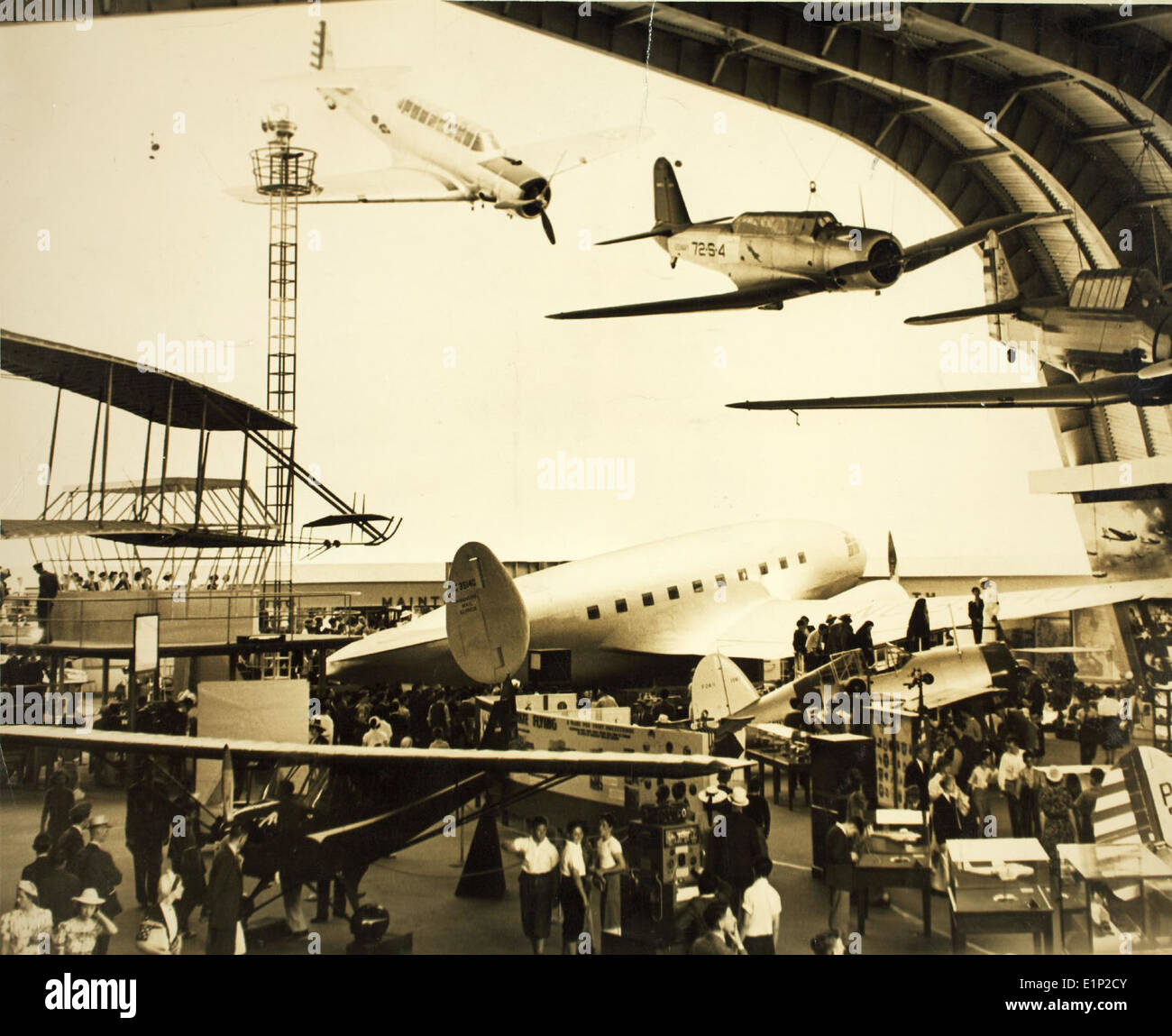 The 1939 World’s Fair featured an air show showcasing the latest ...