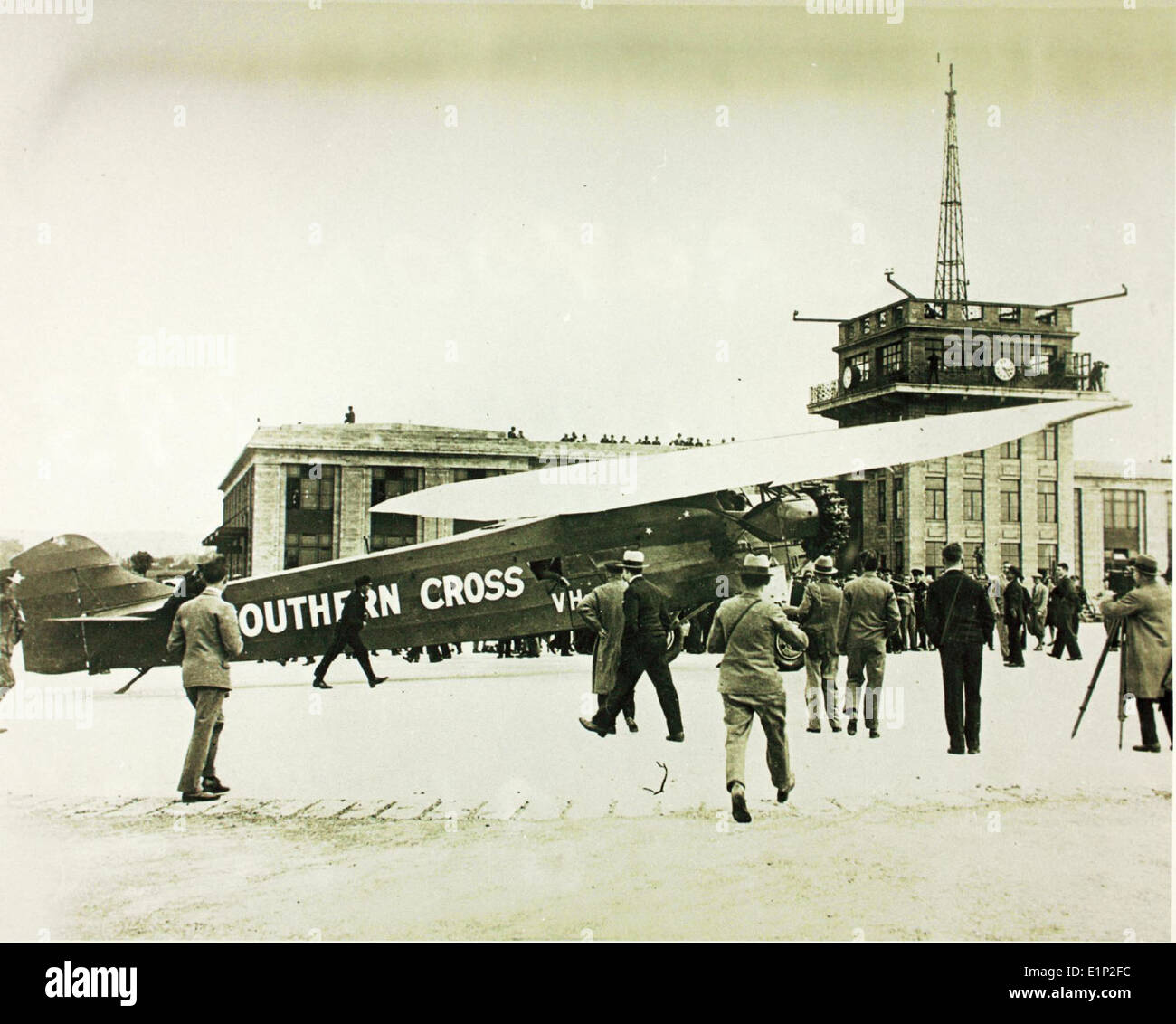Southern cross airplane hi-res stock photography and images - Alamy