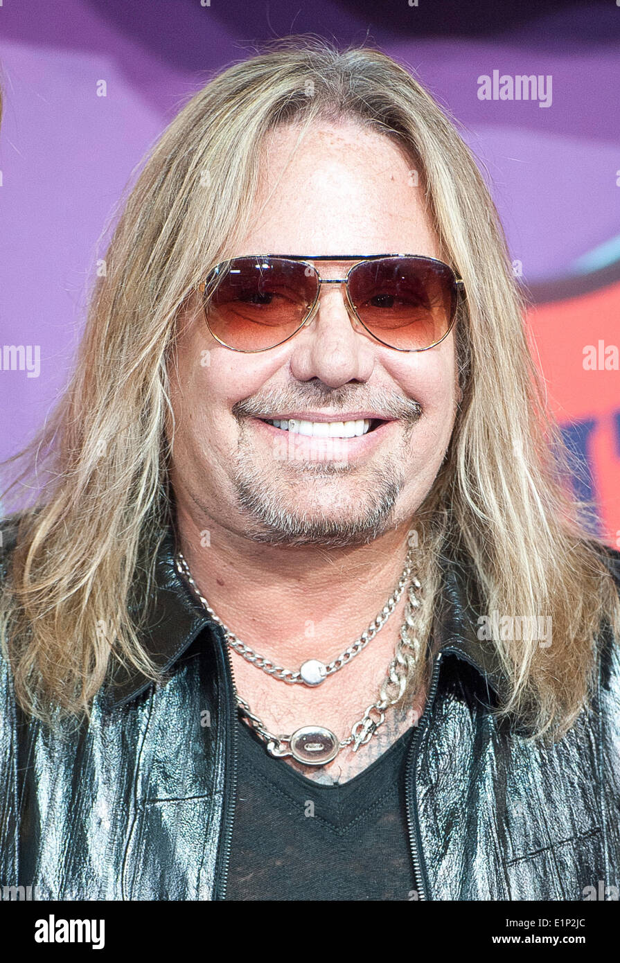 Vince neil band hi-res stock photography and images - Alamy