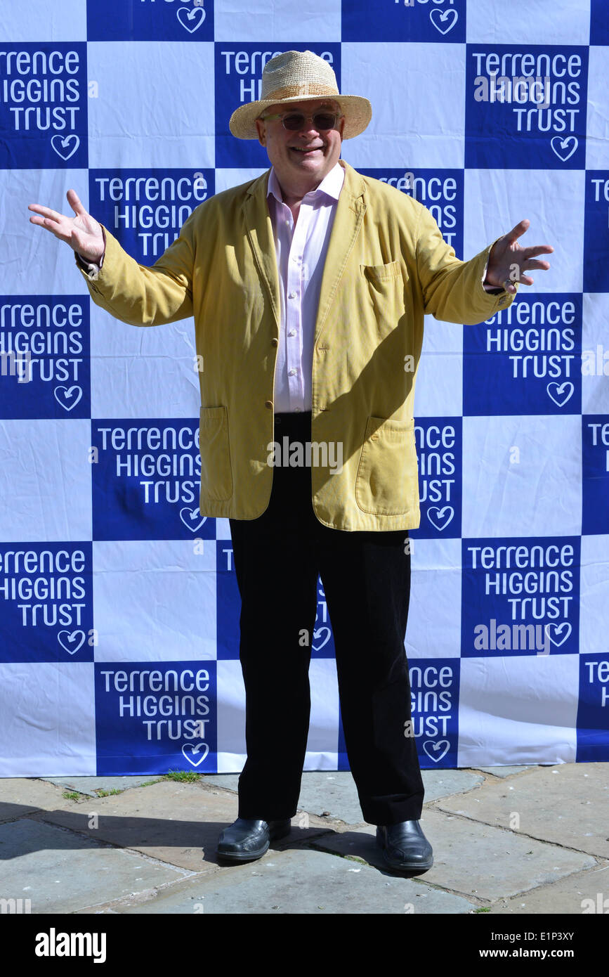 Christopher biggins dress hi-res stock photography and images - Alamy
