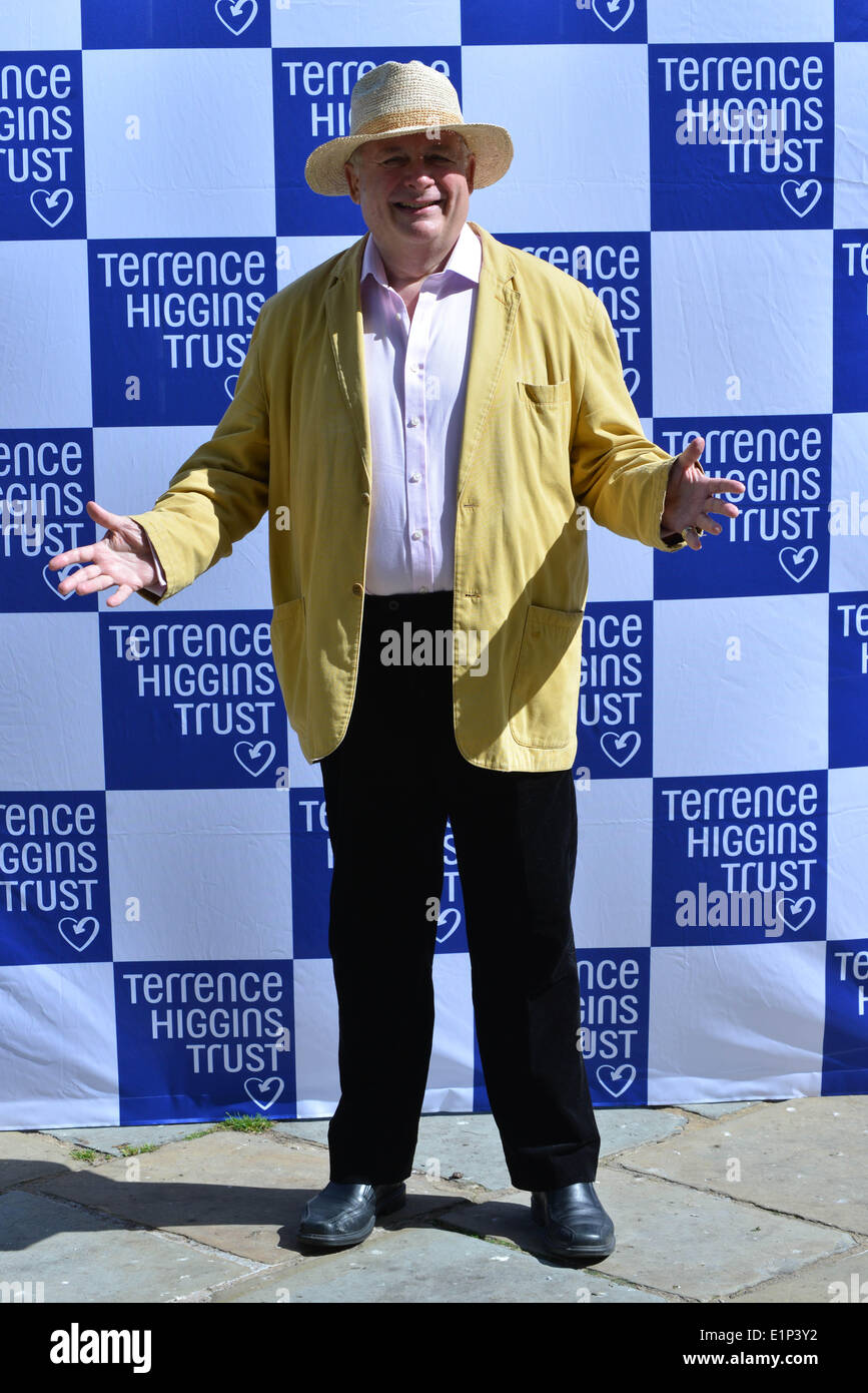 Christopher biggins dress hi-res stock photography and images - Alamy