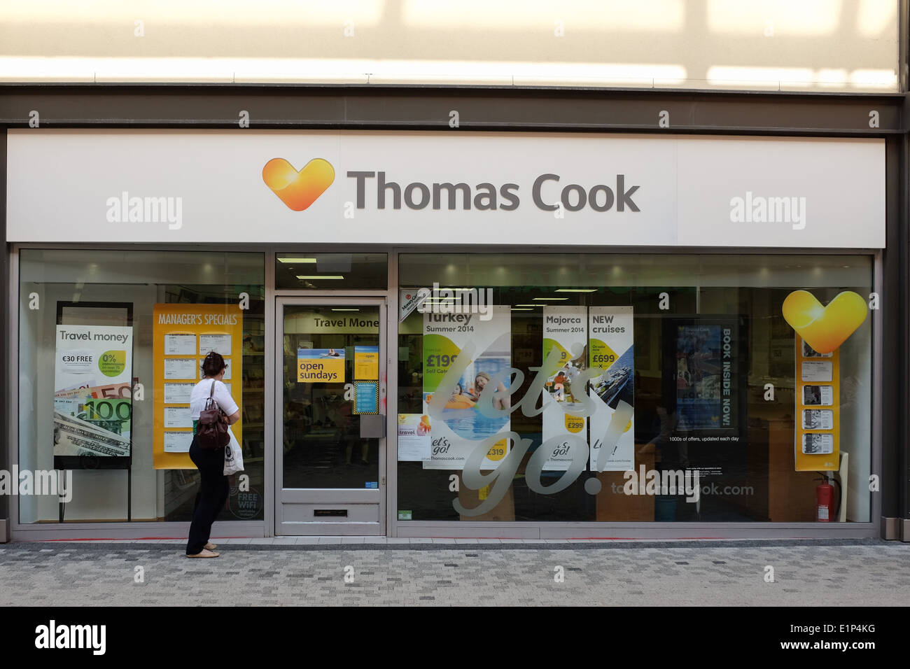 Cook thomas hi-res stock photography and images - Alamy
