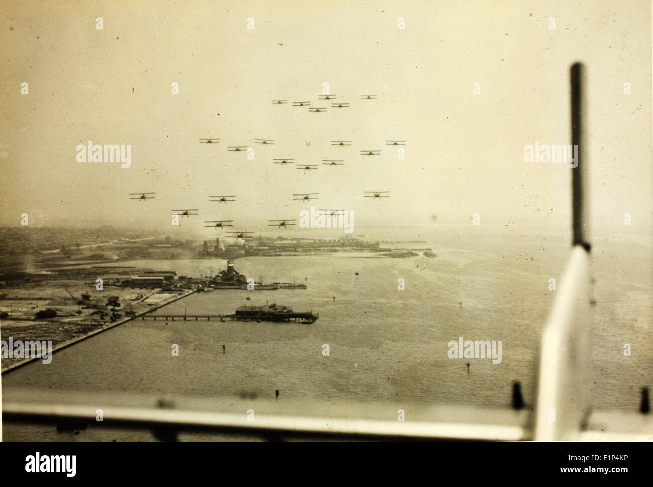 Historicflight hi-res stock photography and images - Alamy
