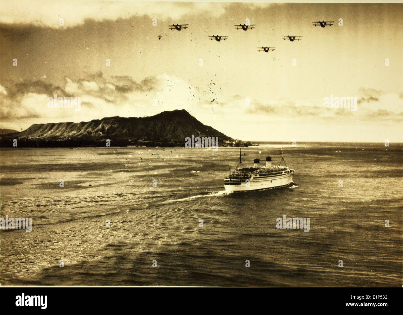 This historic flight captured flying boats in formation over Diamond ...