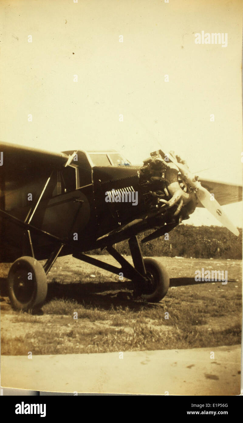 This historic flight photo shows the 1932 Byrd Antarctic Expedition ...