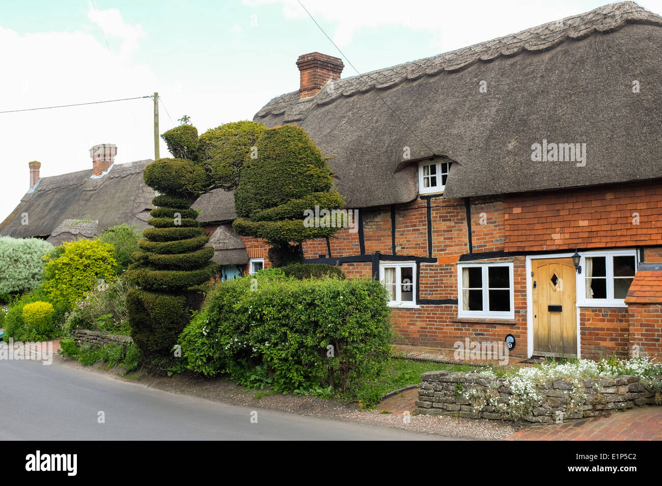 'Peacock Cottage' in Basing, Hampshire. UK Stock Photo - Alamy