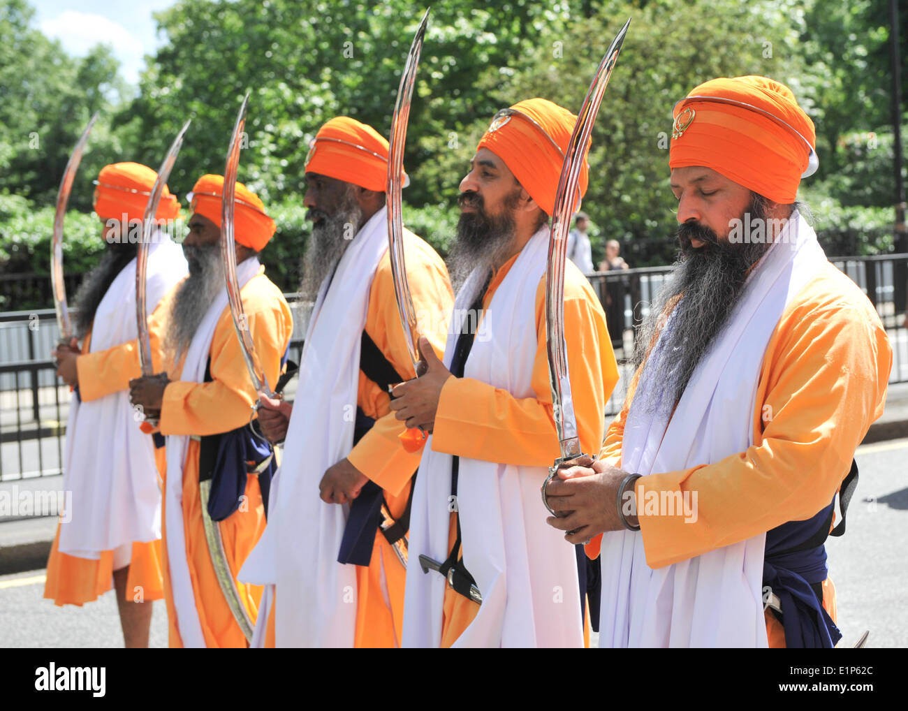 Sikh ceremonial sword hi-res stock photography and images - Alamy