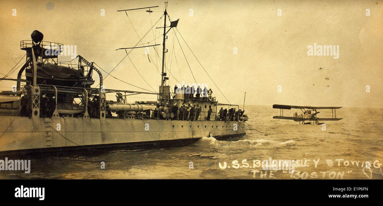 Warship class engine hi-res stock photography and images - Alamy