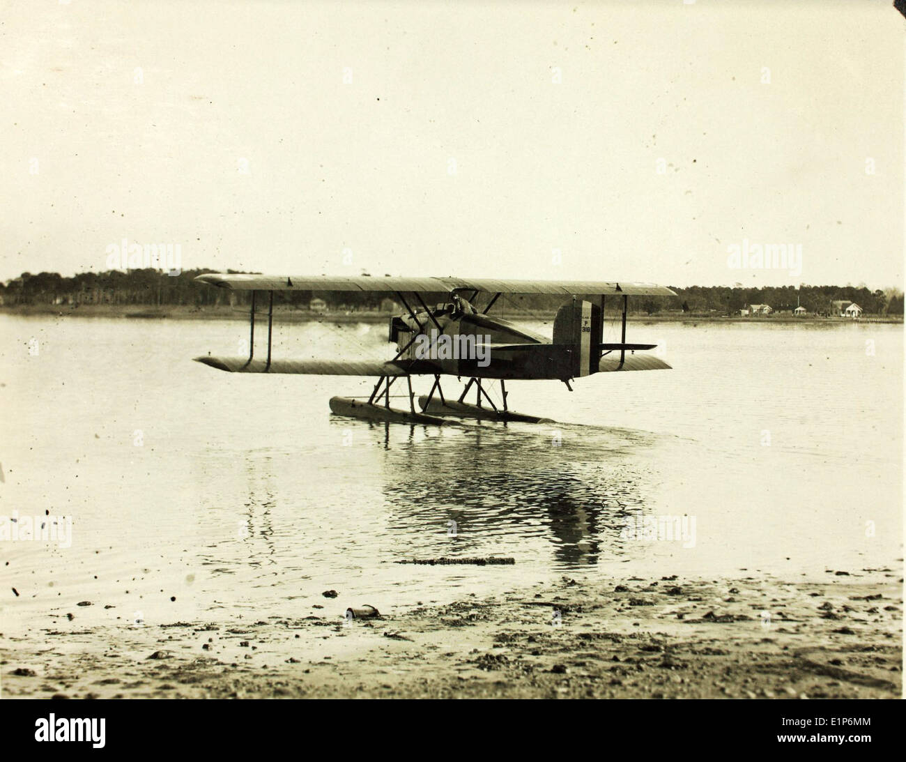First around the world flight 1924 hi-res stock photography and images ...
