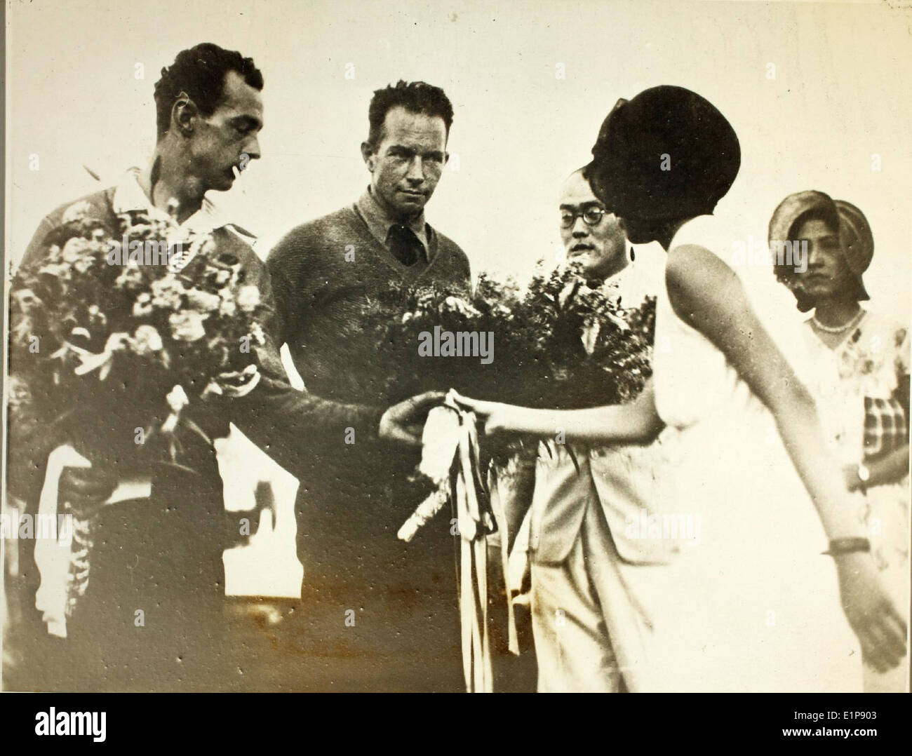 This image documents the historic 1936 trans-Pacific flight from Japan ...