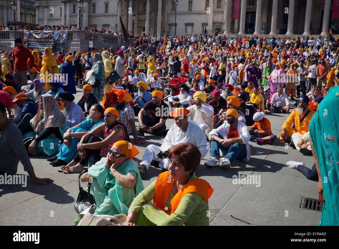 Golden temple amritsar 1984 hi-res stock photography and images - Alamy