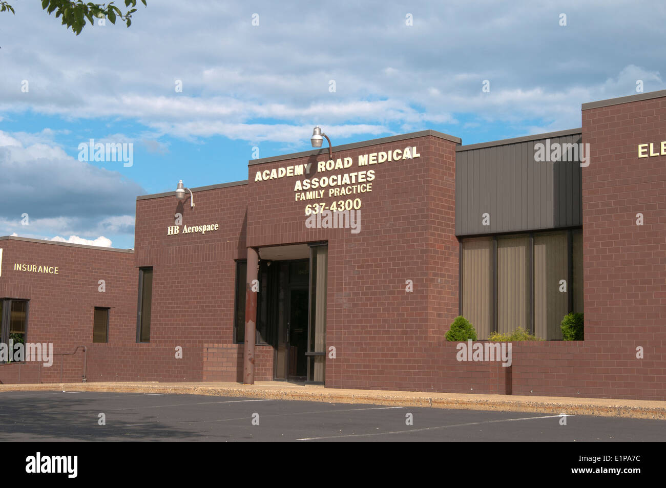 Family medicine building hi-res stock photography and images - Alamy