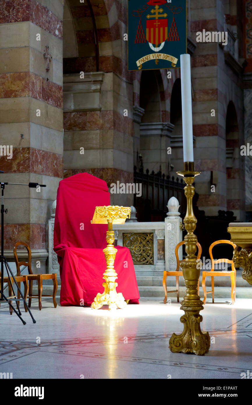 Bishops chair hi-res stock photography and images - Alamy