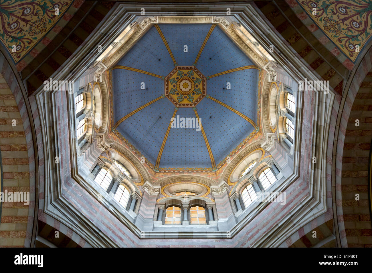 Interior major cathedral marseille hi-res stock photography and images ...