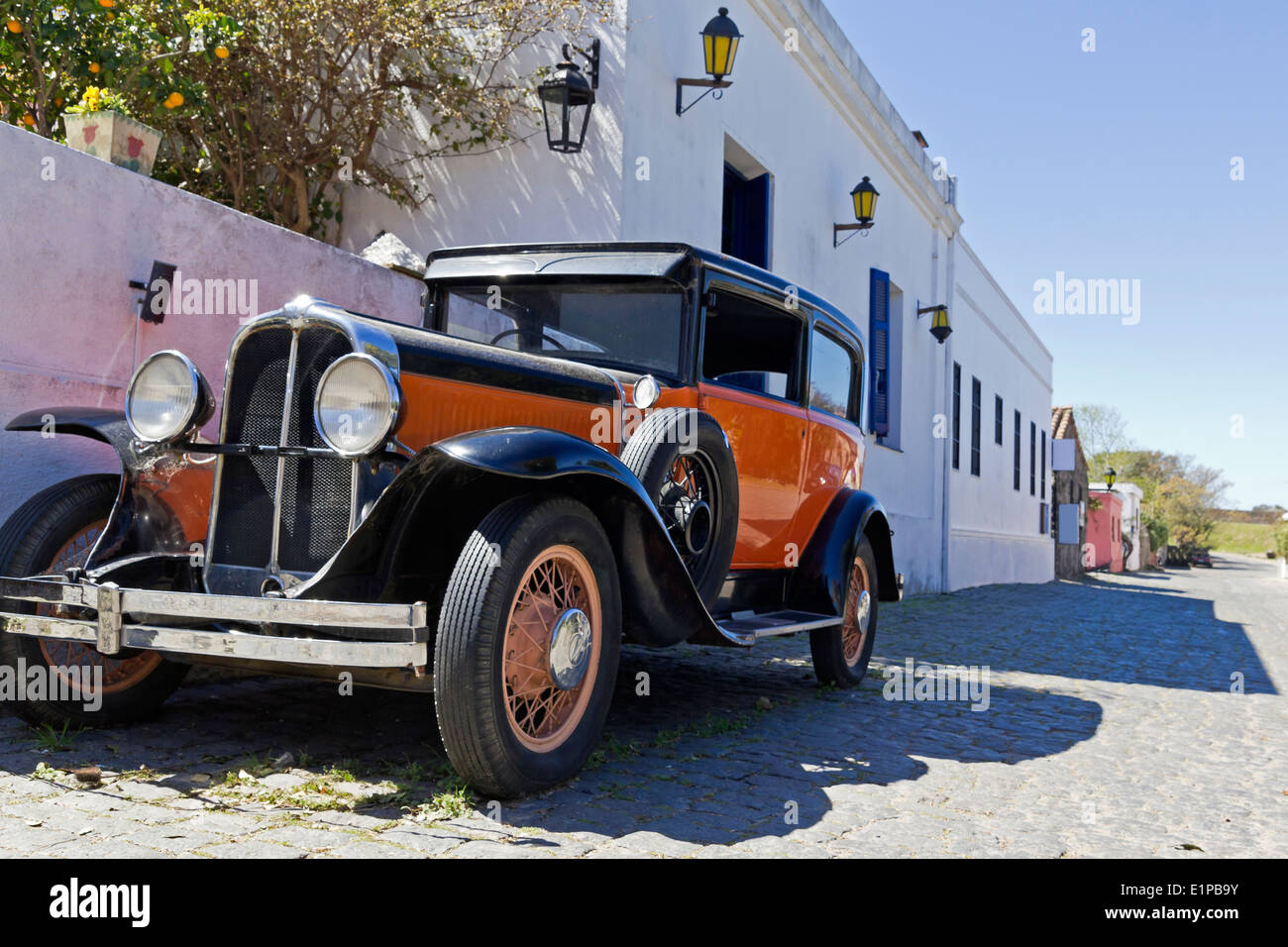 Vintage car in colonia del sacramento hi-res stock photography and ...