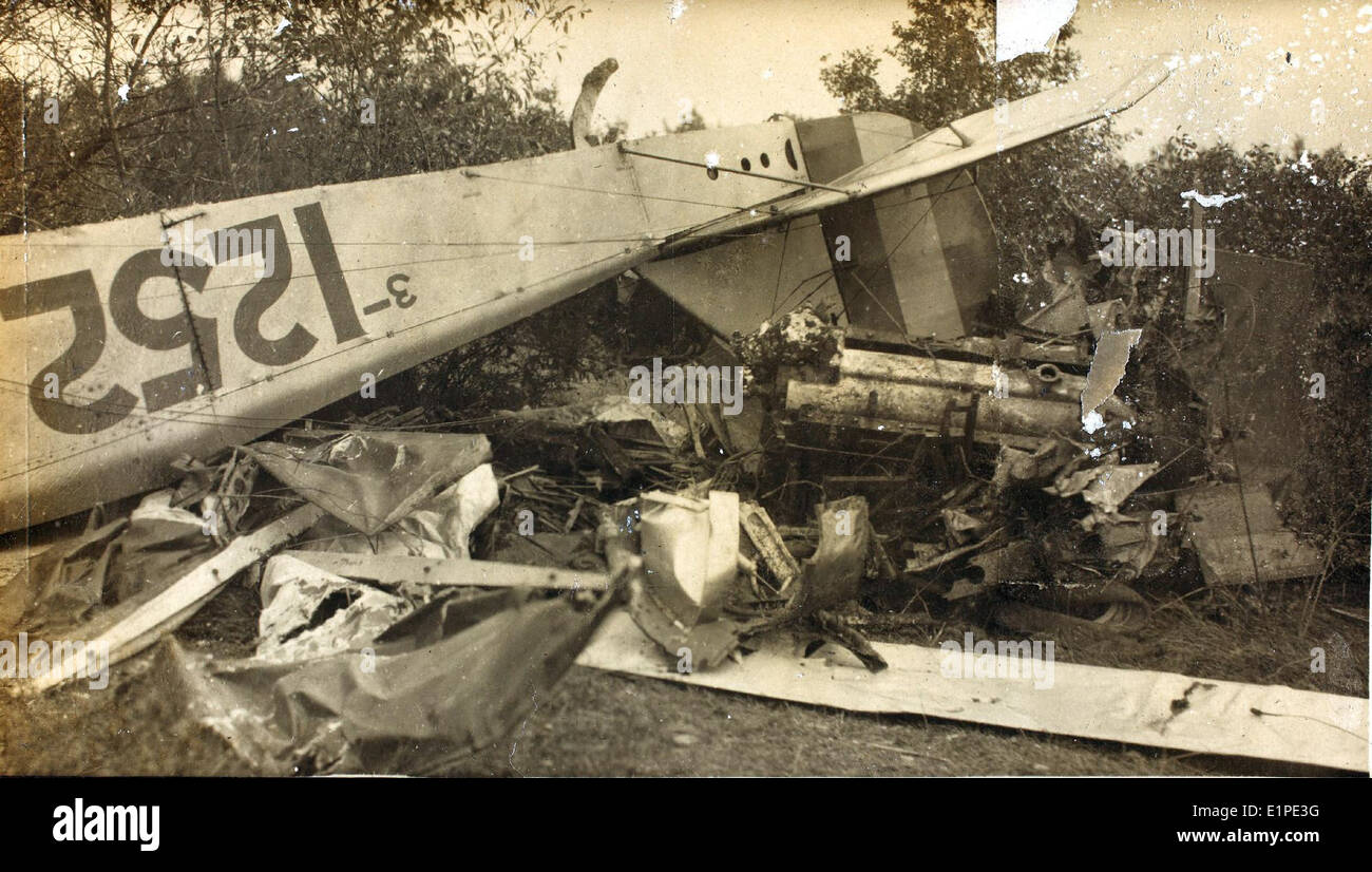 This image highlights a World War I aircraft crash between 1914 and ...