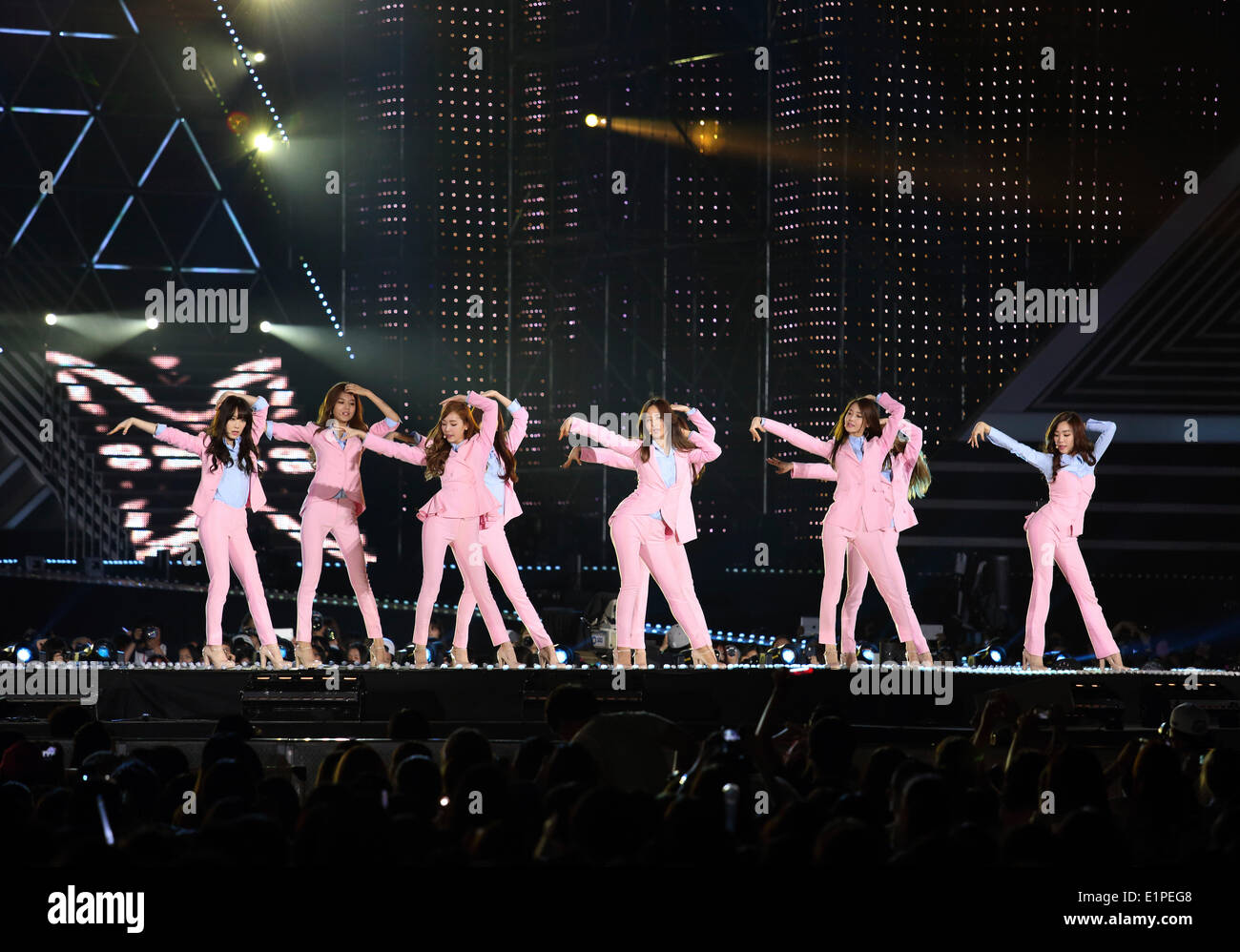 Girls generation k pop hi-res stock photography and images - Alamy