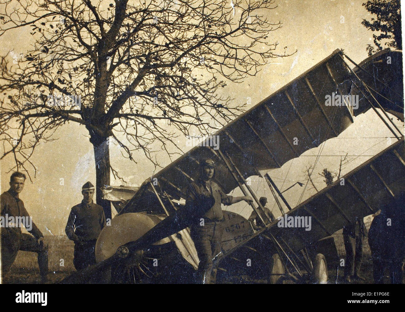 World war one aircraft crash hi-res stock photography and images - Alamy