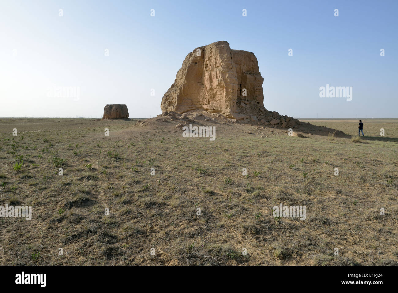 Beacon towers of Ming dynasty Great Wall in Yanchi, Ningxia, China ...