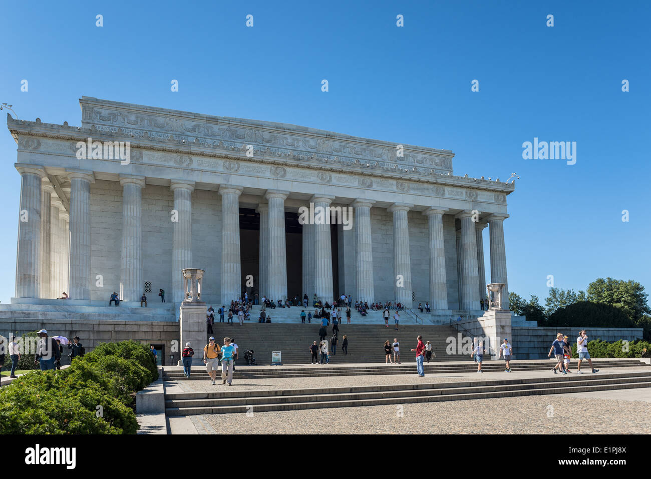Lincoln memorial facade hi-res stock photography and images - Alamy