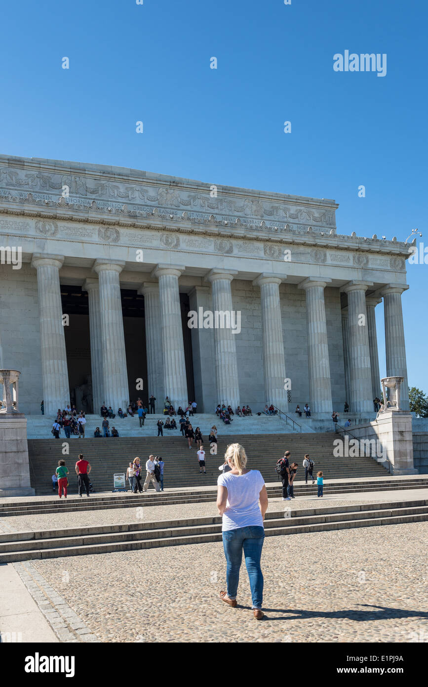 Lincoln memorial tribute hi-res stock photography and images - Alamy