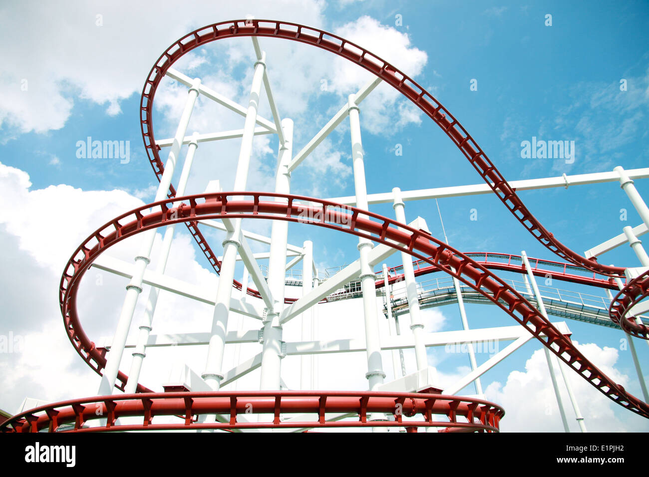 Sky scream roller coaster hi-res stock photography and images - Alamy