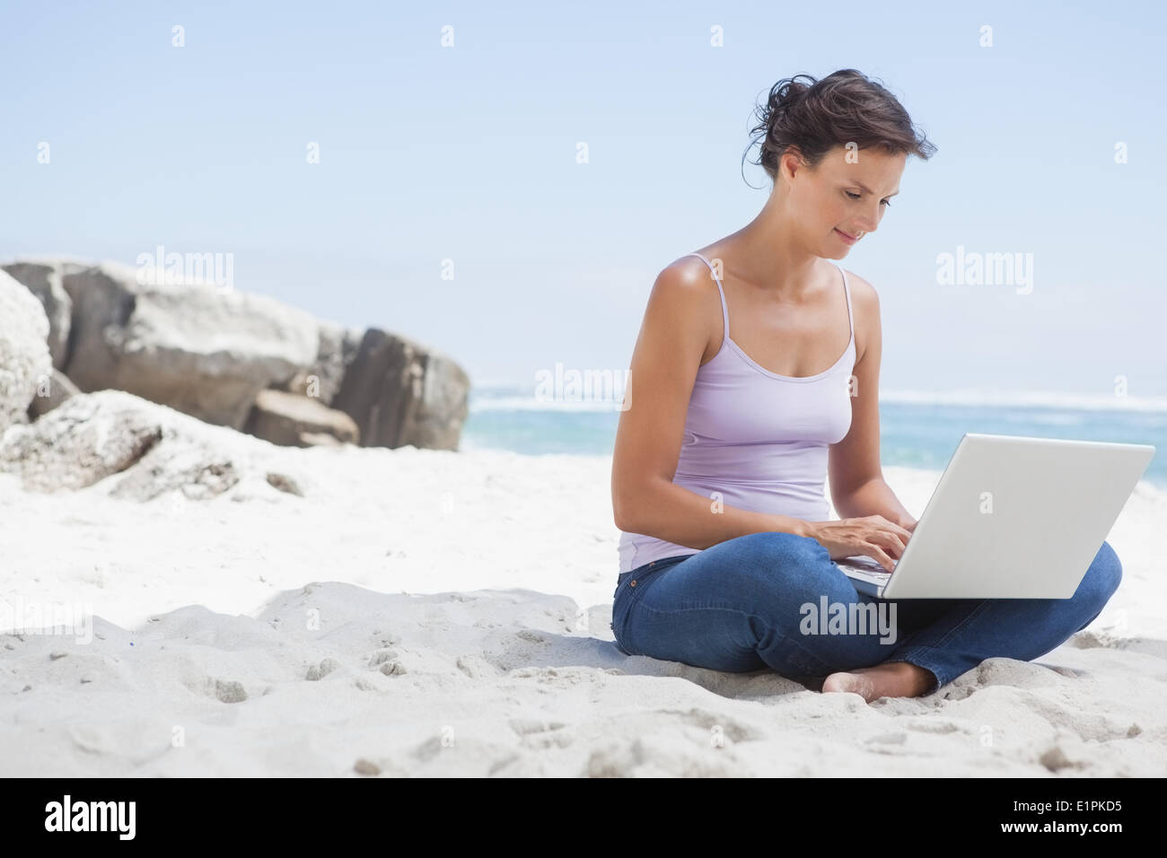 Laptop beach hi-res stock photography and images - Alamy