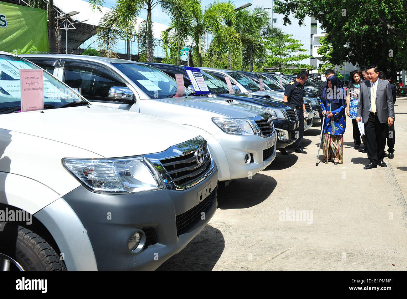 Bangkok, Thailand. 9th June, 2014. Thai customs officials meet with ...