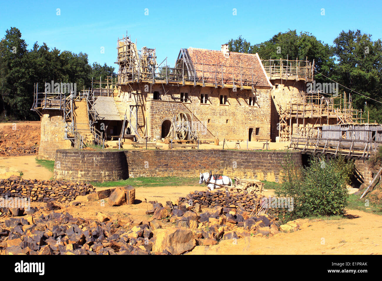 Medieval castle medieval building hi-res stock photography and images ...