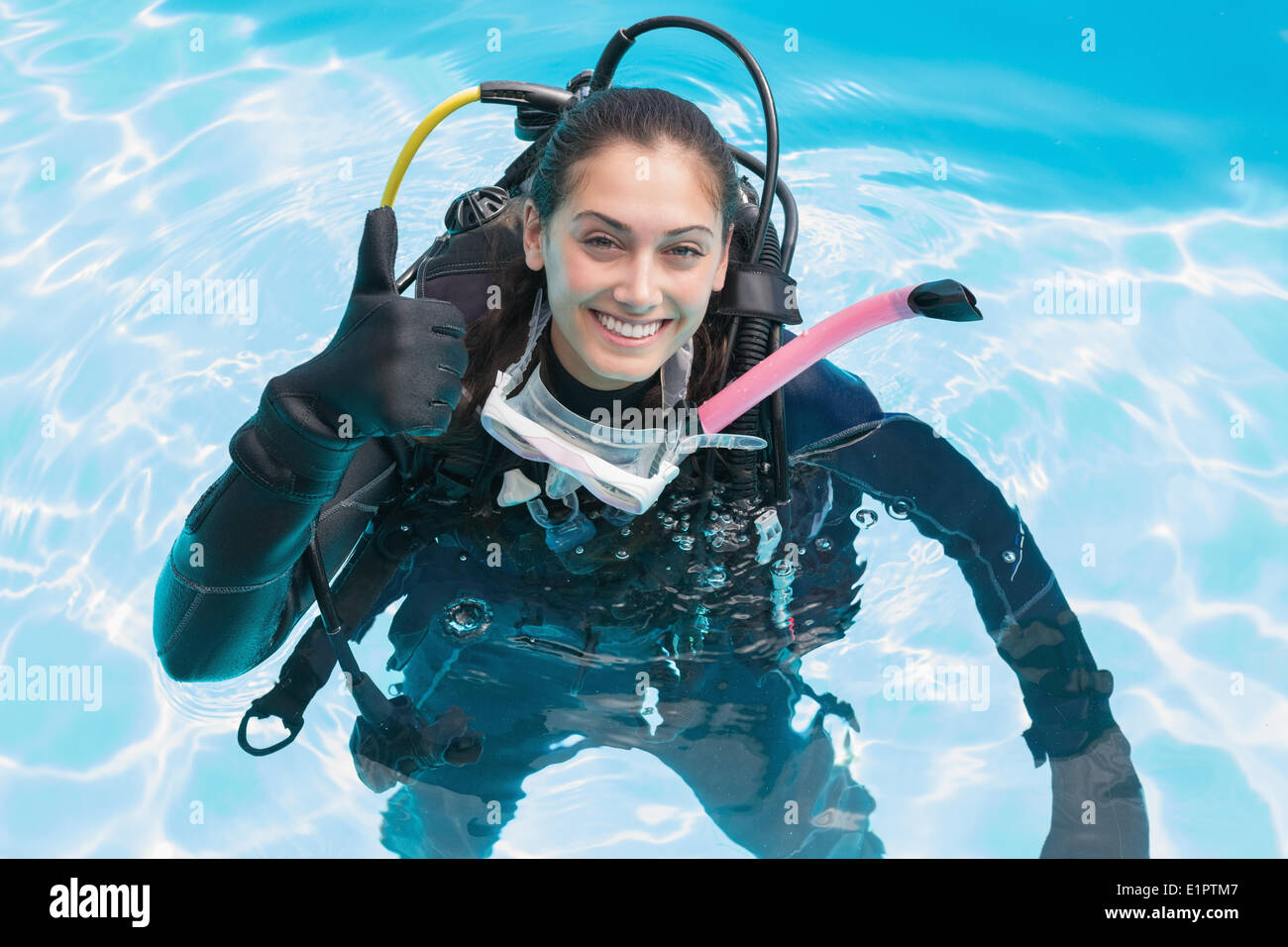 Pretty woman scuba diving hi-res stock photography and images - Alamy