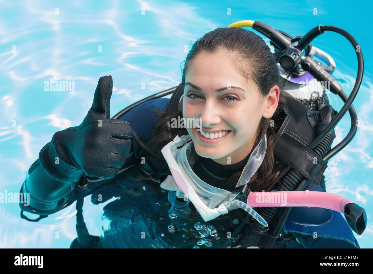 Pretty woman scuba diving hi-res stock photography and images - Alamy