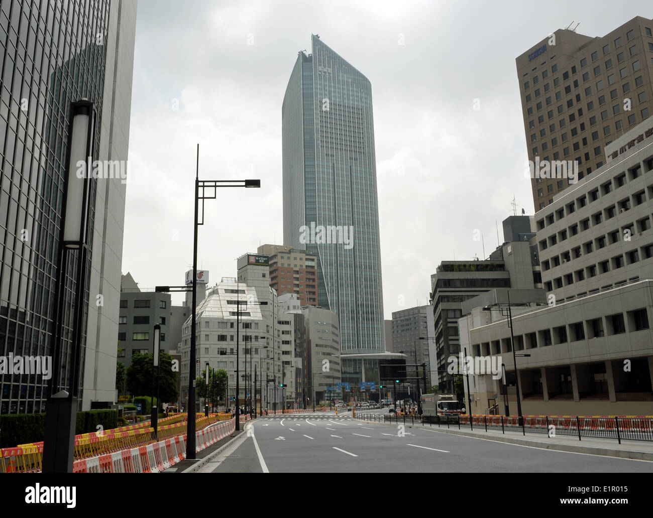 Tokyo, Japan. 9th June, 2014. Toranomon Hills, a new 52-story ...