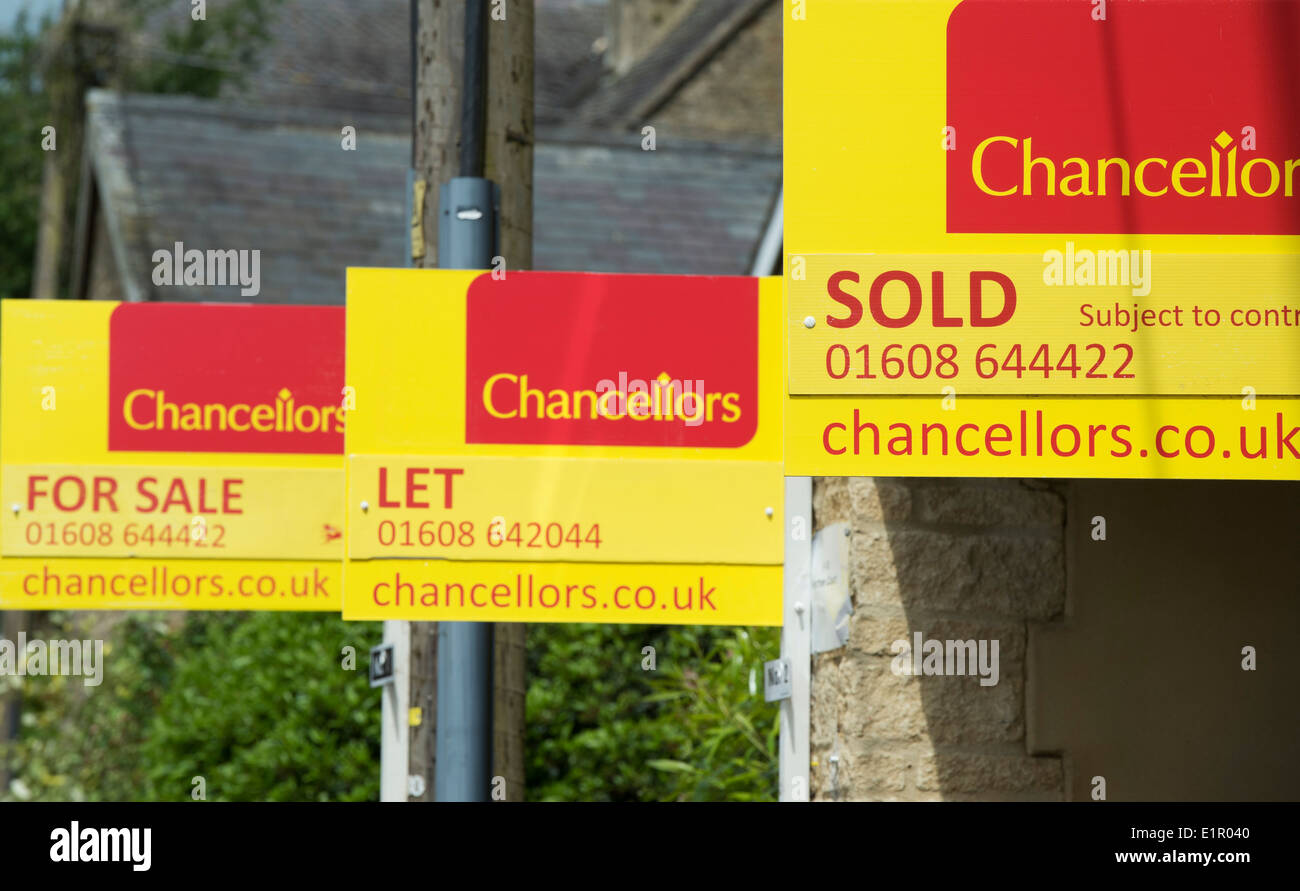 For Sale, Let and Sold Estate Agent Sale boards Stock Photo - Alamy