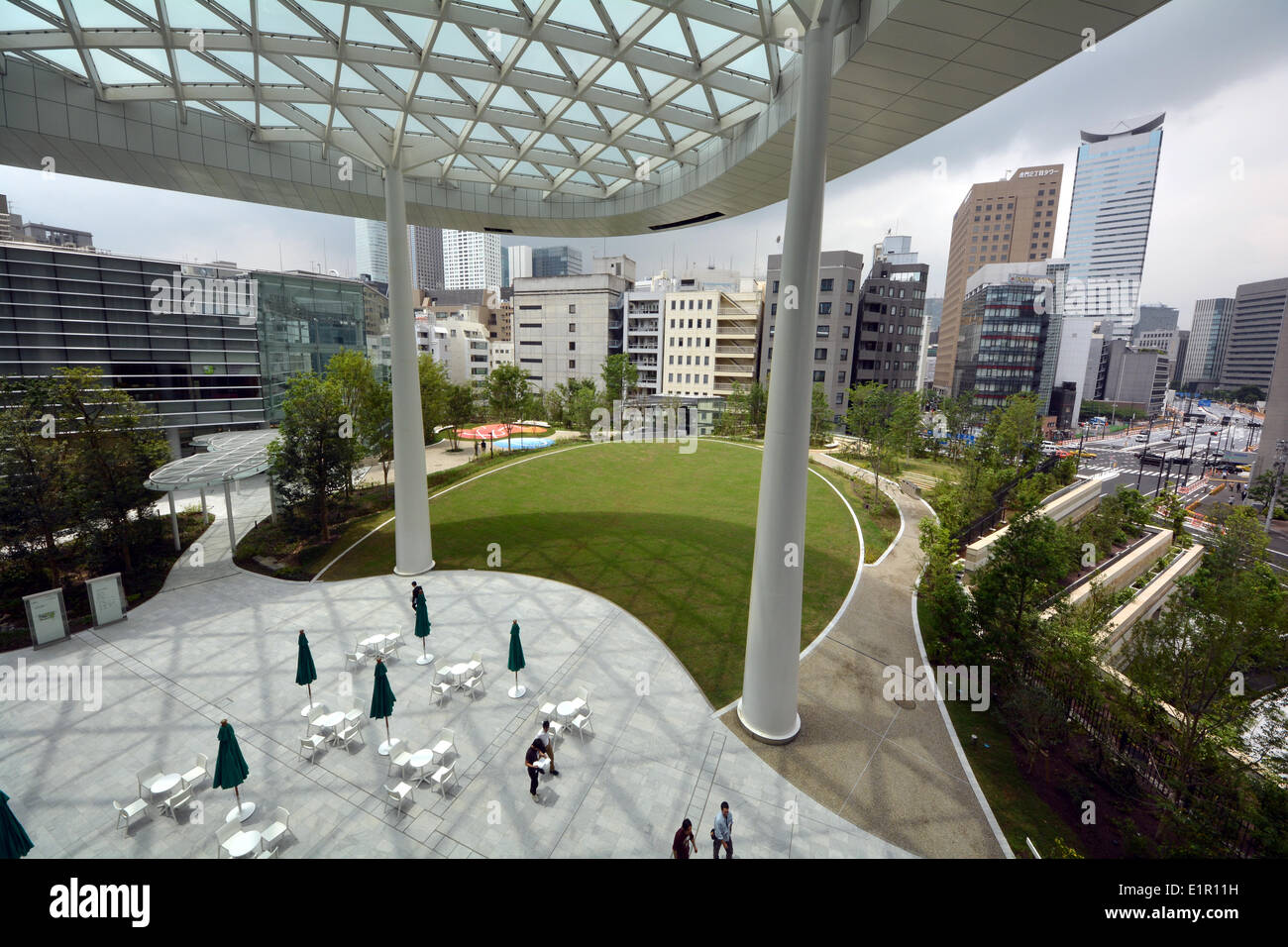 Oval shaped building hi-res stock photography and images - Alamy