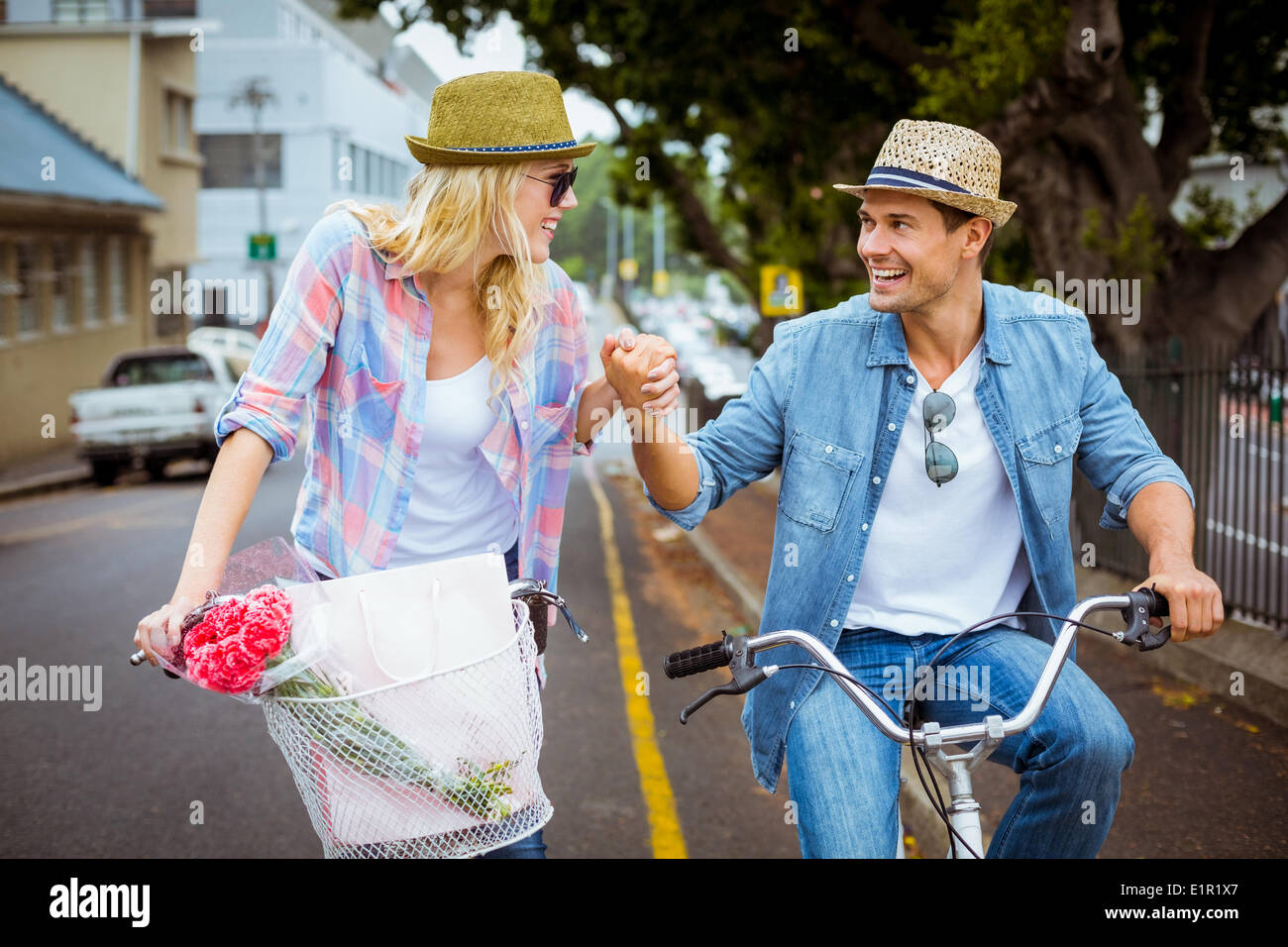 Going young woman shopping hi-res stock photography and images - Alamy