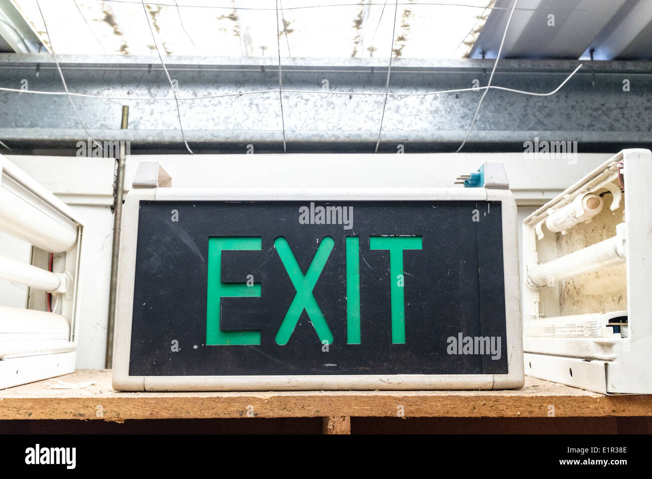 Exit to flee hi-res stock photography and images - Alamy